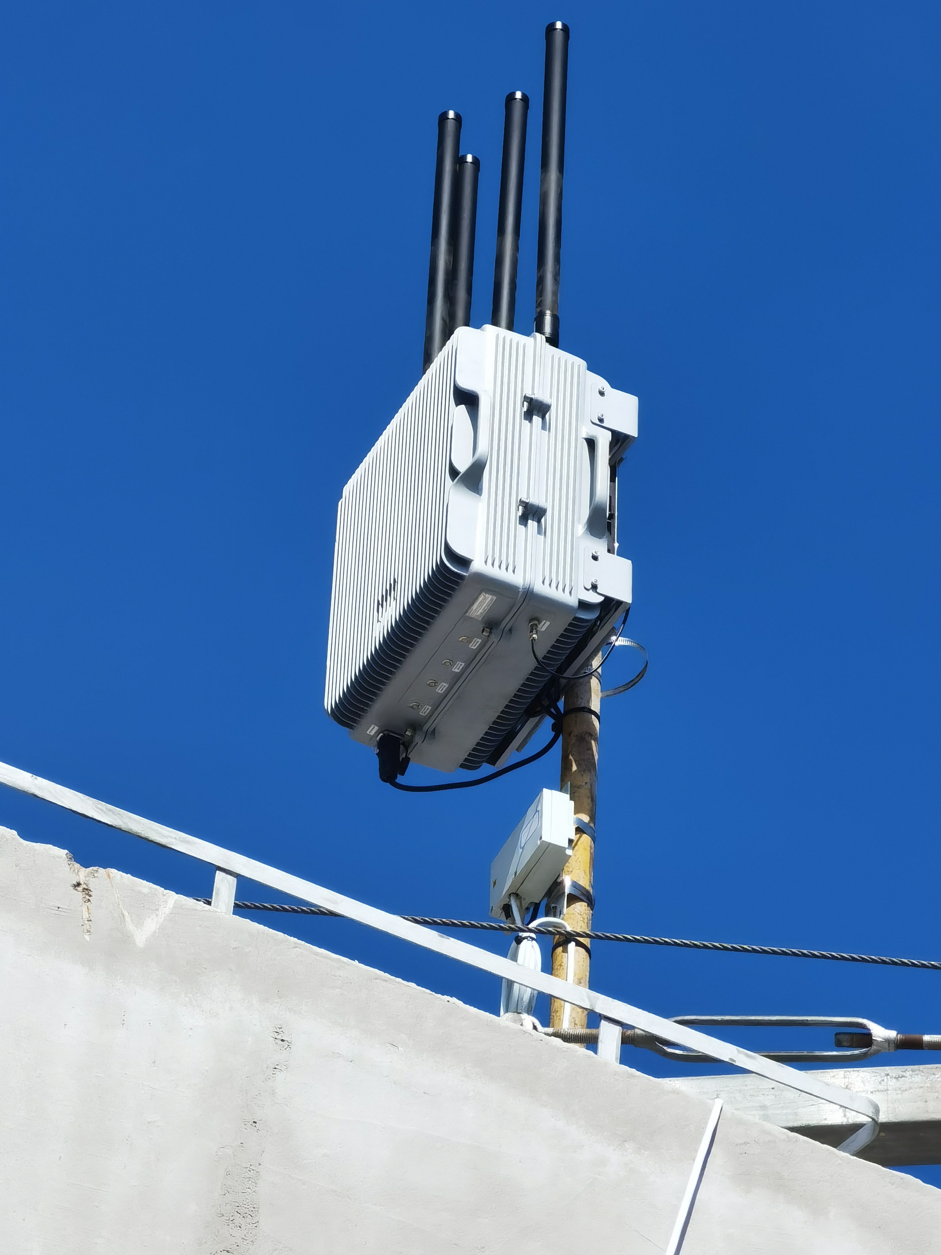 Customized 1000 Meter Anti Drone Defense Signal Jammer System